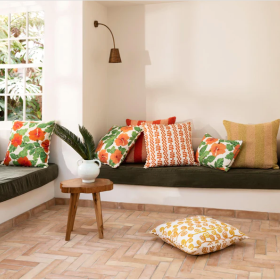 BONNIE AND NEIL – HELLO TRADER