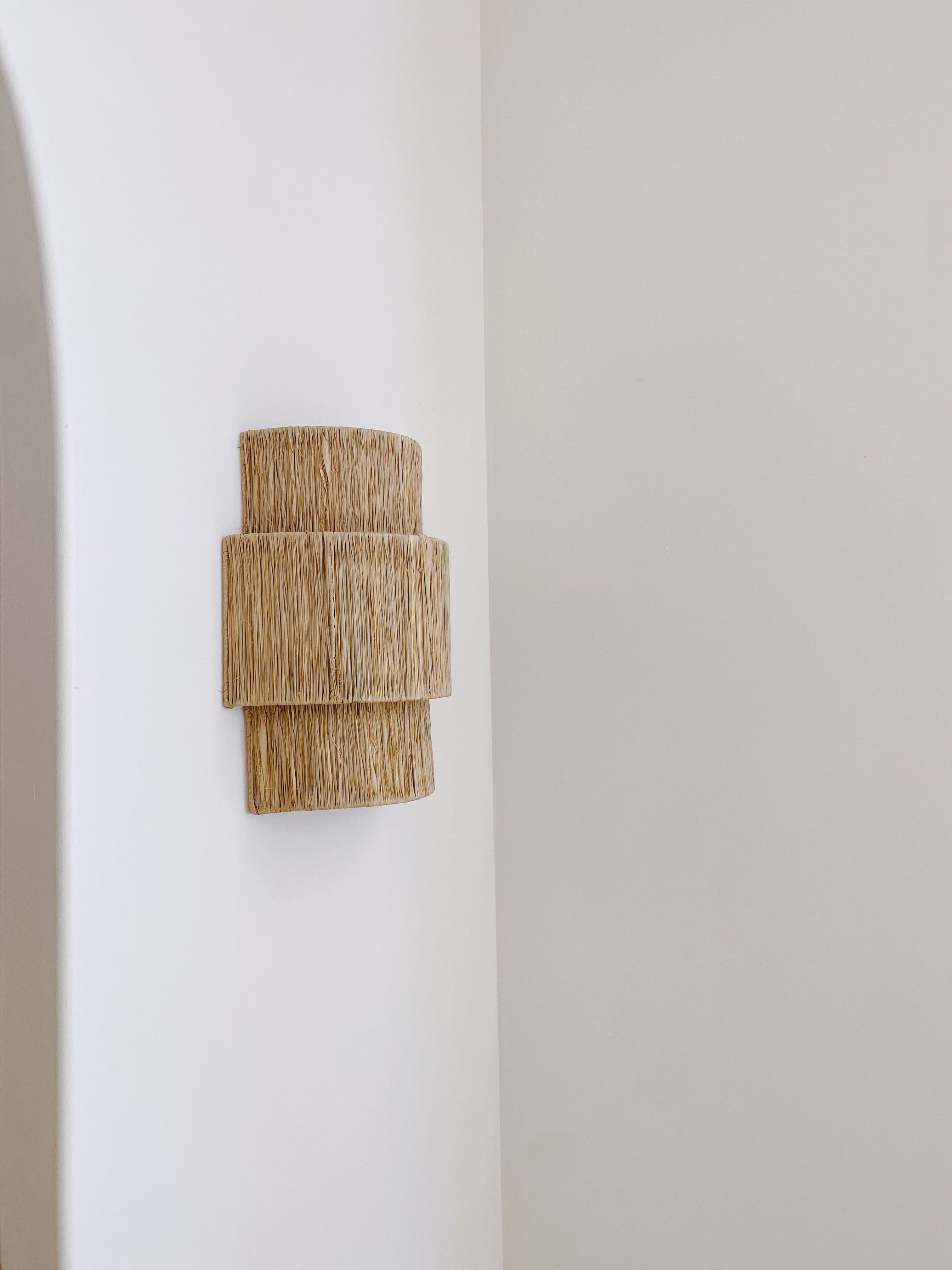 LUMI WALL SCONCE – HELLO TRADER