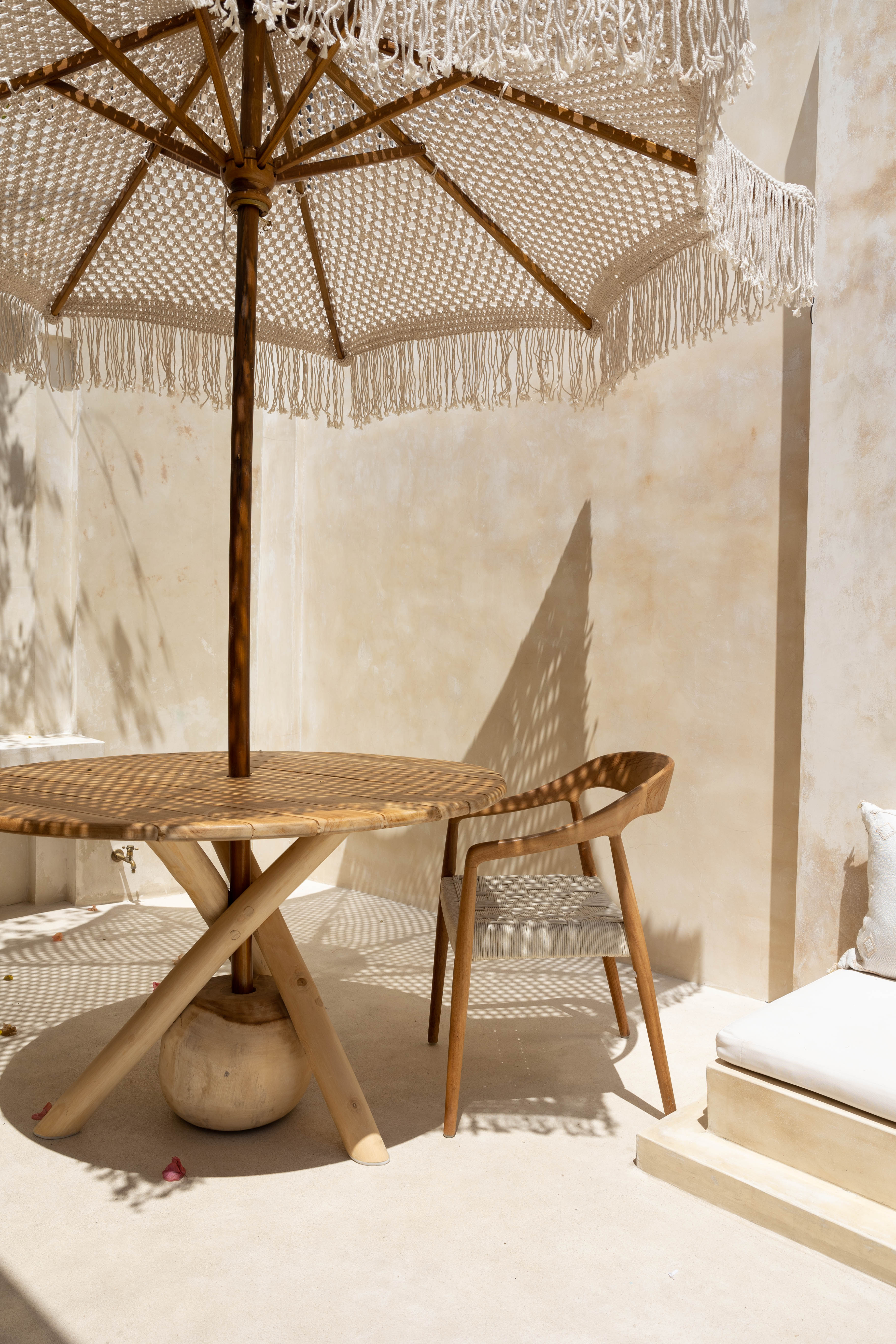 VILLA OUTDOOR TABLE – HELLO TRADER