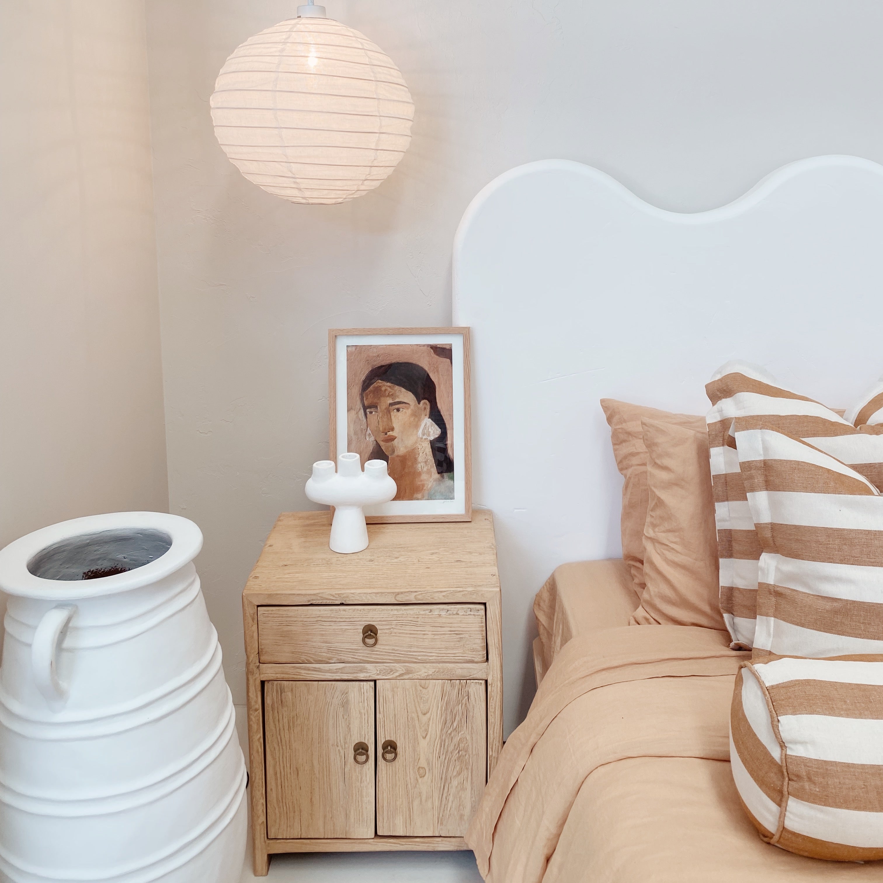 SIDE TABLES – HELLO TRADER